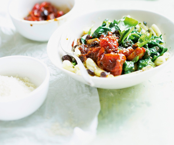 Gourmet recipe: Spinach pasta with tomato compote