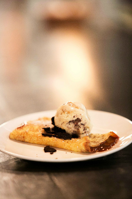 Crêpes with dulce de leche by Chef Diego jacquet